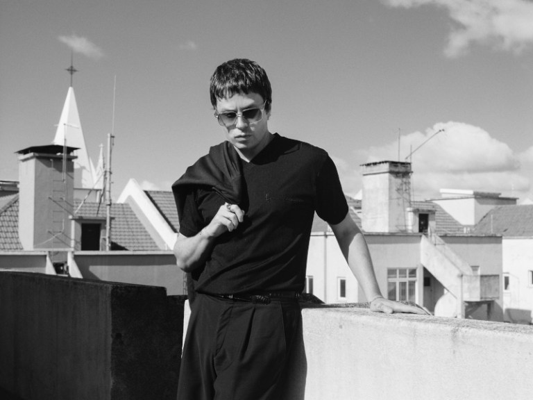 GUV – “Let Your Hands Go” – +rcmndedlisten